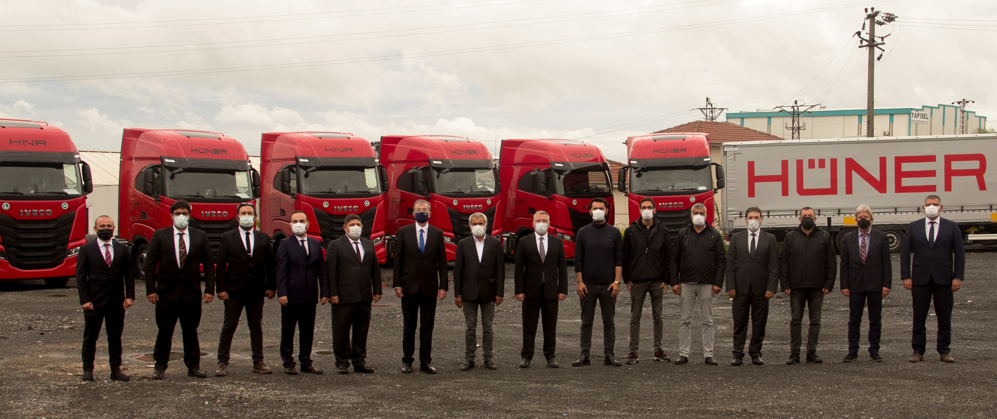 Hüner Lojistik 40 adet İveco çekiciyi filosuna kattı Hüner Lojistik 40 adet İveco çekiciyi filosuna kattı